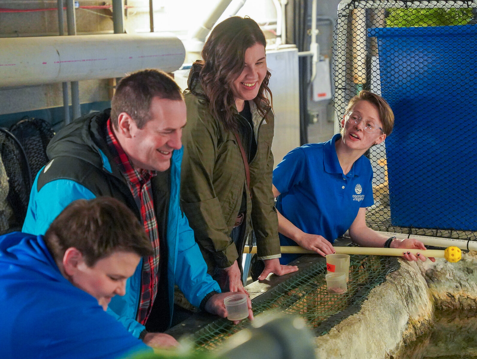 Lead the Feed: Arowana & River Ray - Aquarium of Niagara